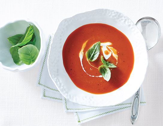 Soupe aux tomates et aux poivrons rouges grillés | Ontario terre ...
